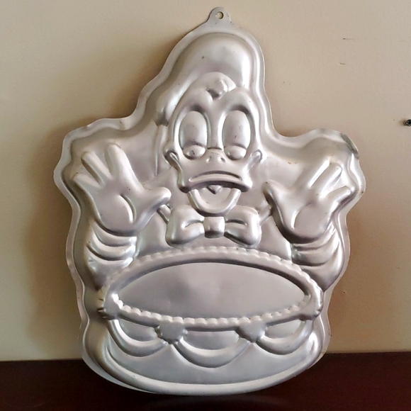 Wilton | Kitchen | Vintage Disney Donald Duck 983 Cake Pan | Poshmark